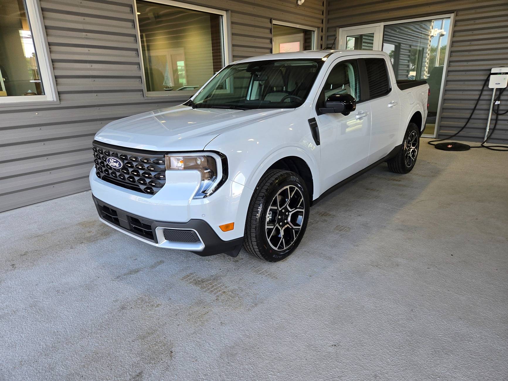 2025 Space White - Lariat - Hybrid | MaverickTruckClub - 2022+ Ford ...