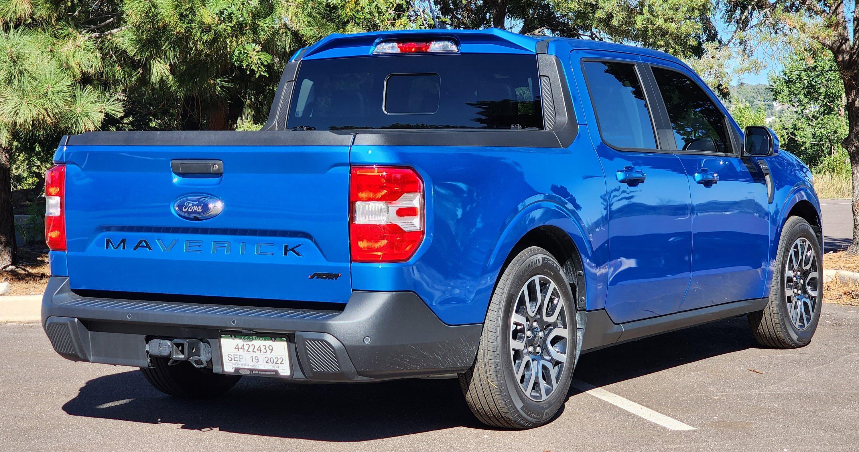 Paint-Matched Ford Accessory hood scoop and roof spoiler ...