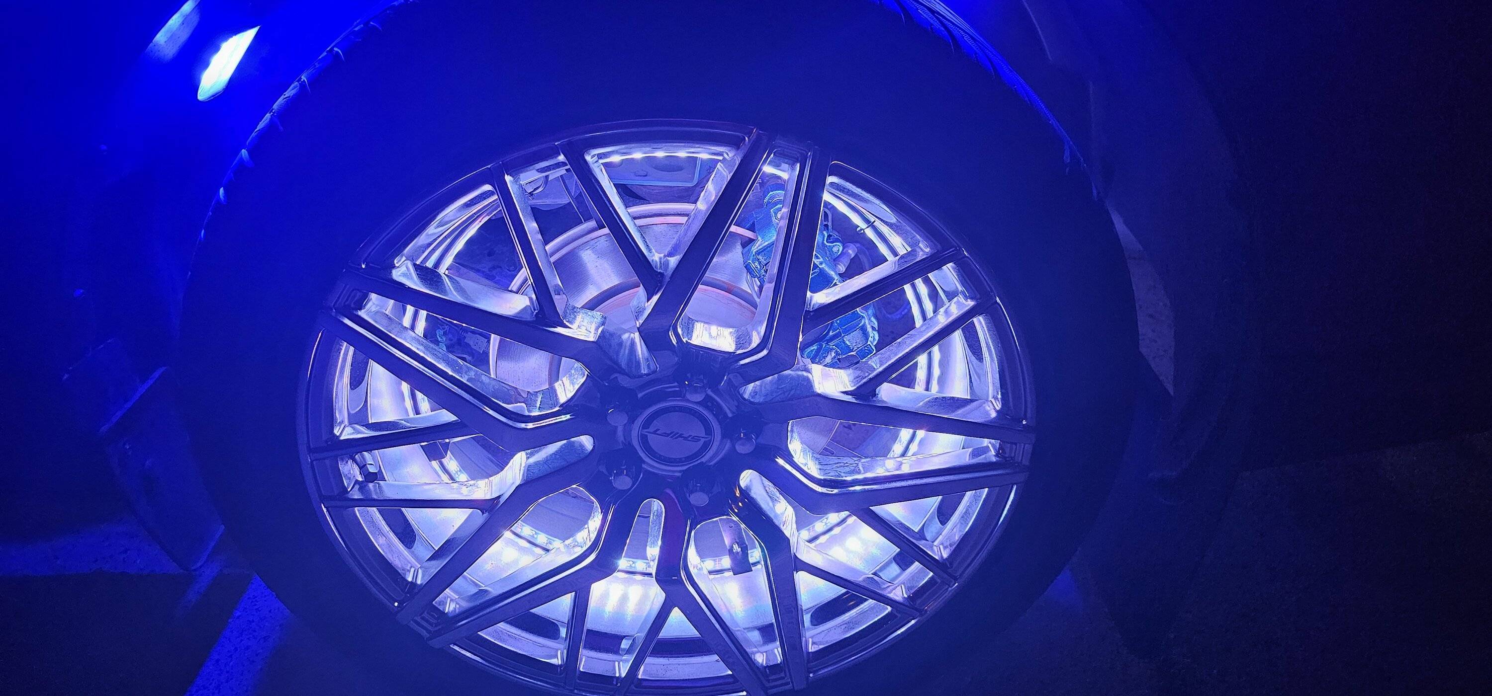 Painted Brake Calipers and Wheel Lighting Finished | MaverickTruckClub ...