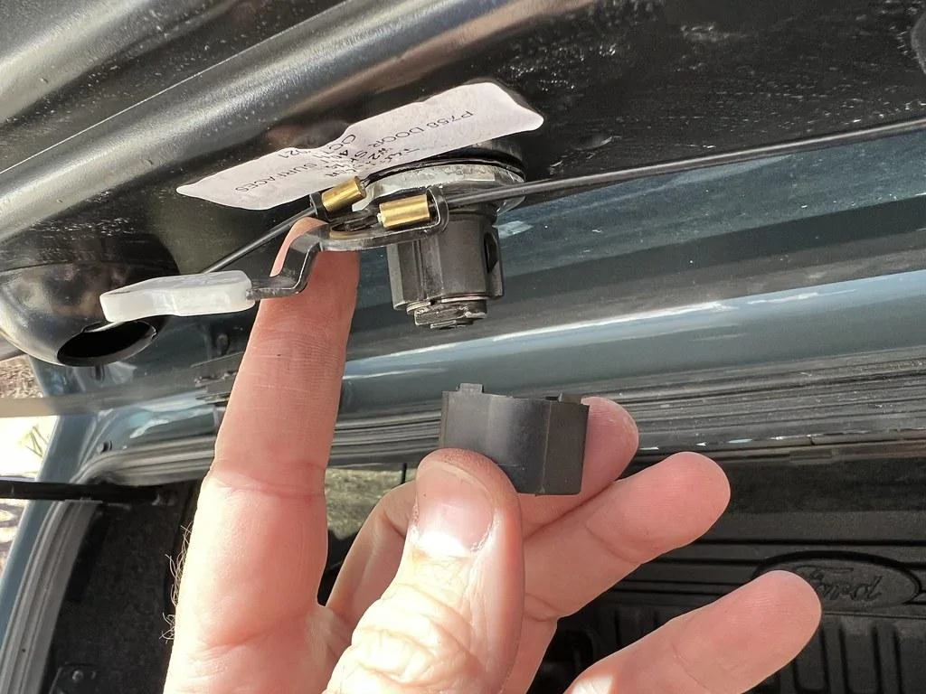 SnugTop power lock? | MaverickTruckClub - 2022+ Ford Maverick Pickup ...