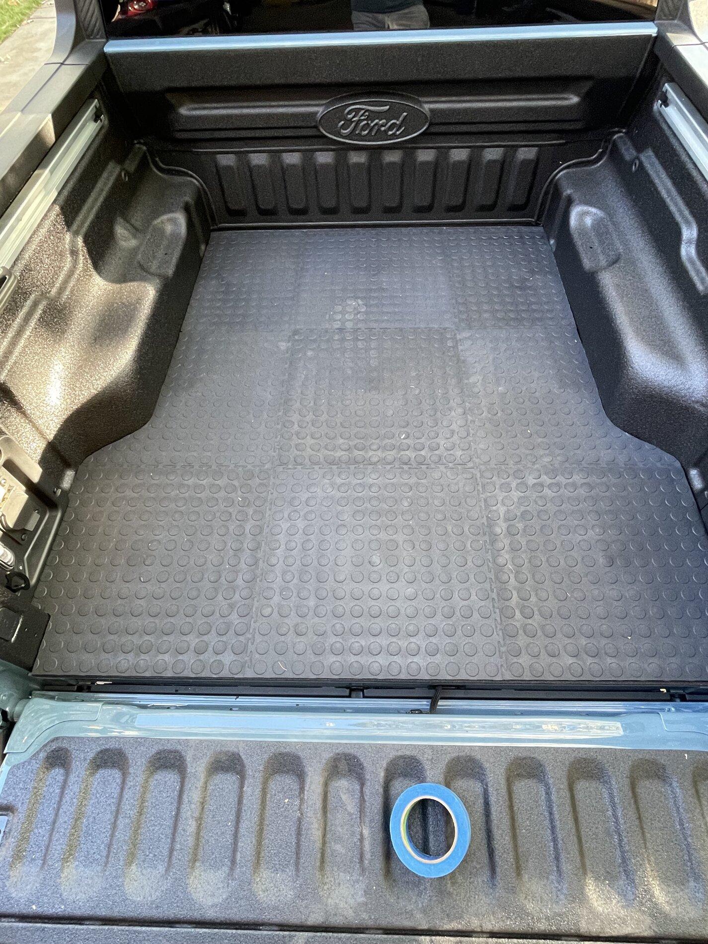 Tailgate Assist hydraulic struts & custom bed mat on 2022 Maverick ...