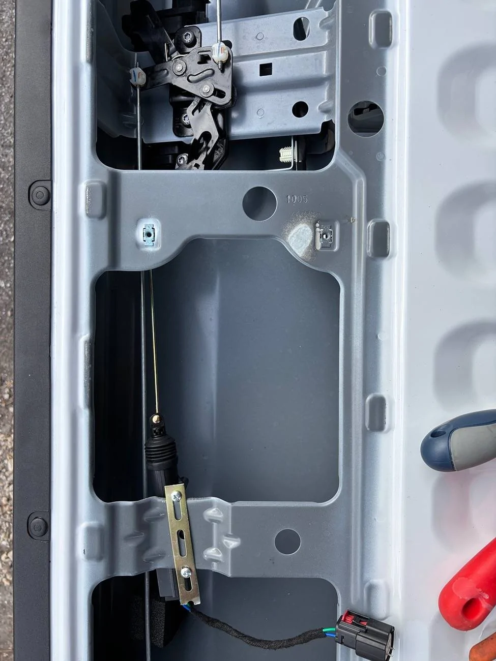 DIY Tailgate Power Lock using Control/Actuator from Ranger | Page 10 ...