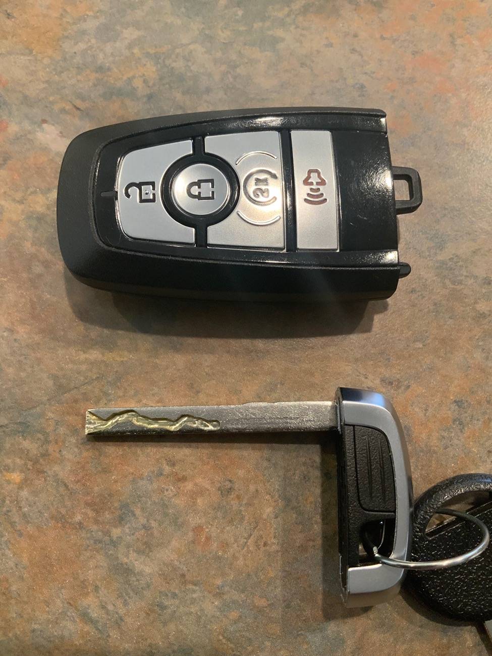 Standard tailgate lock key | MaverickTruckClub - 2022+ Ford Maverick ...