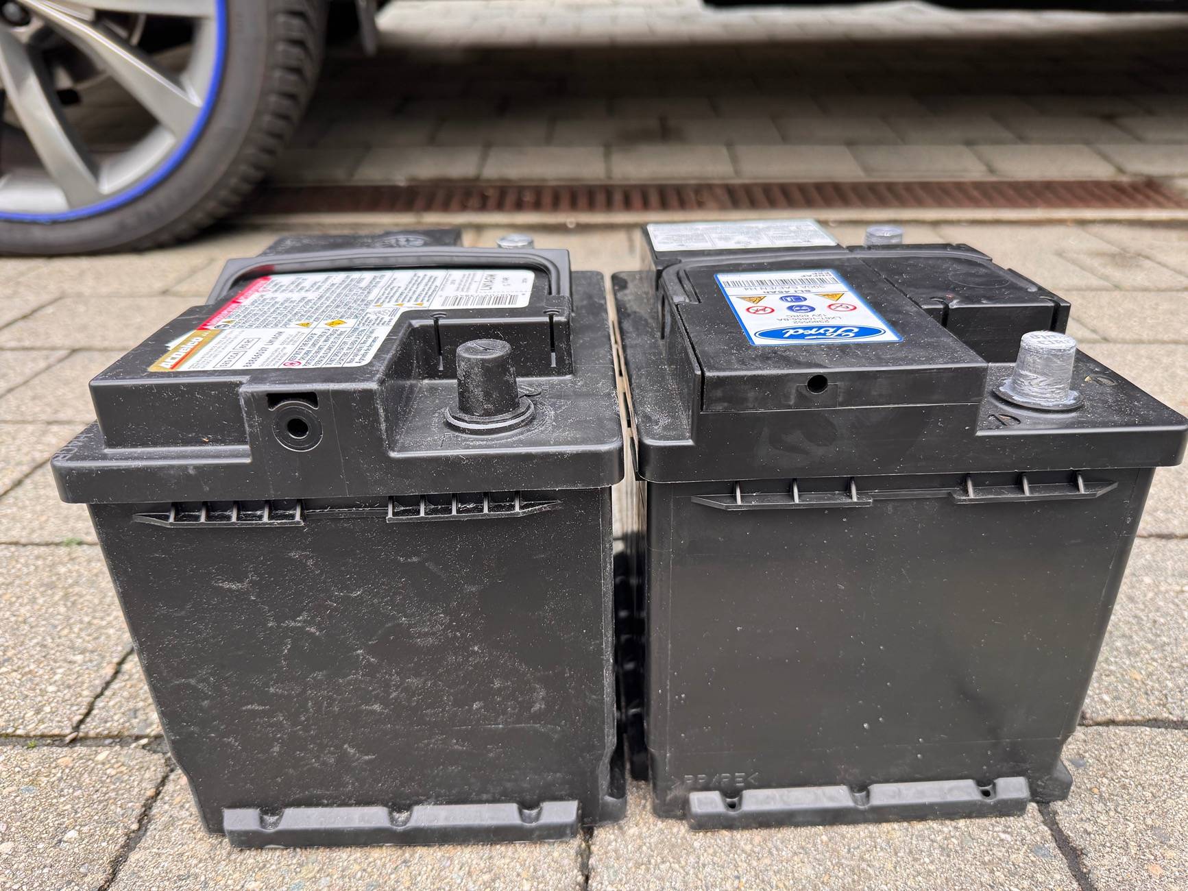 Who got the proper 12v AGM battery with their Maverick from the dealer ...