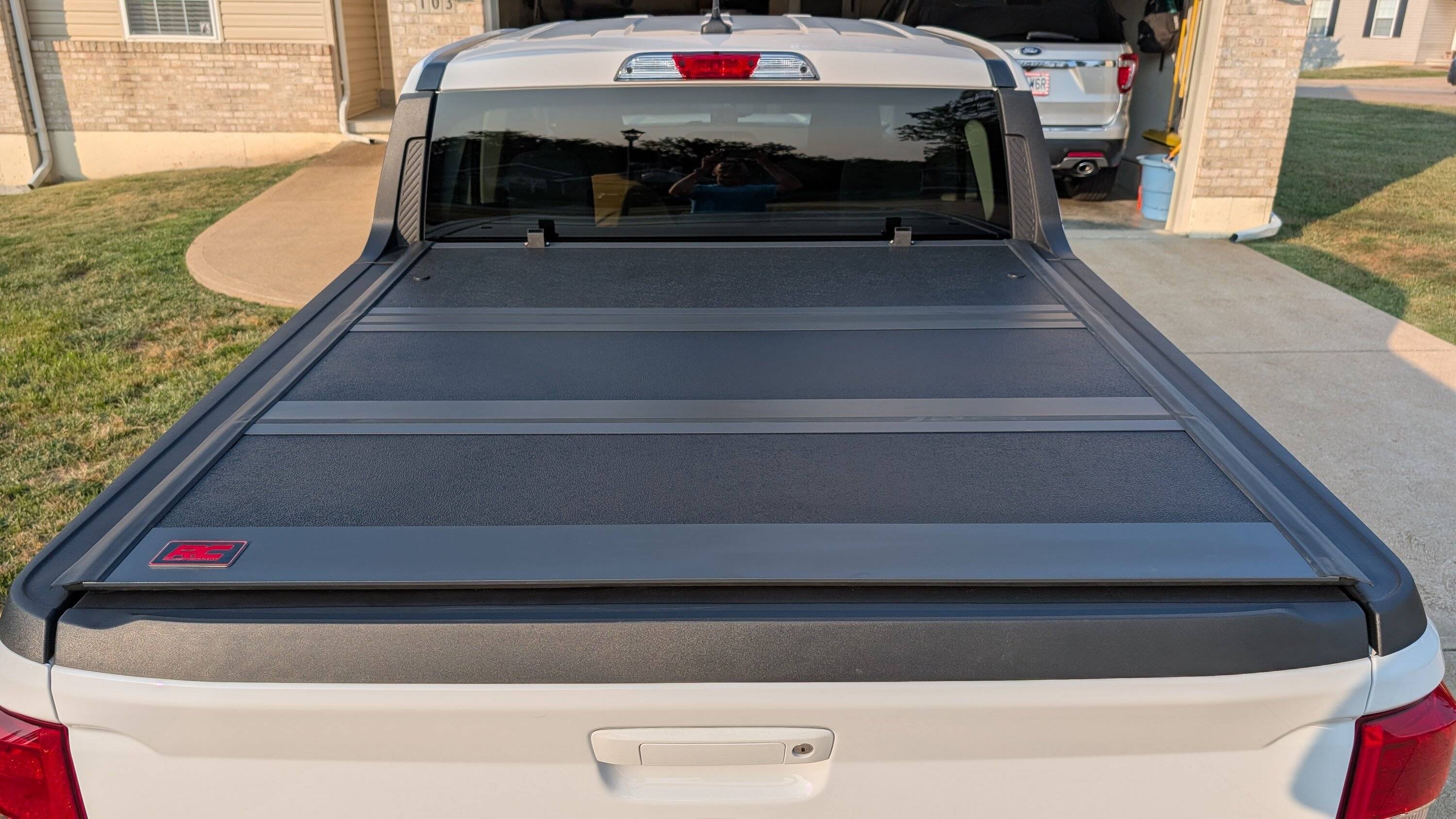 Installed a Rough Country low profile tonneau cover after work today ...