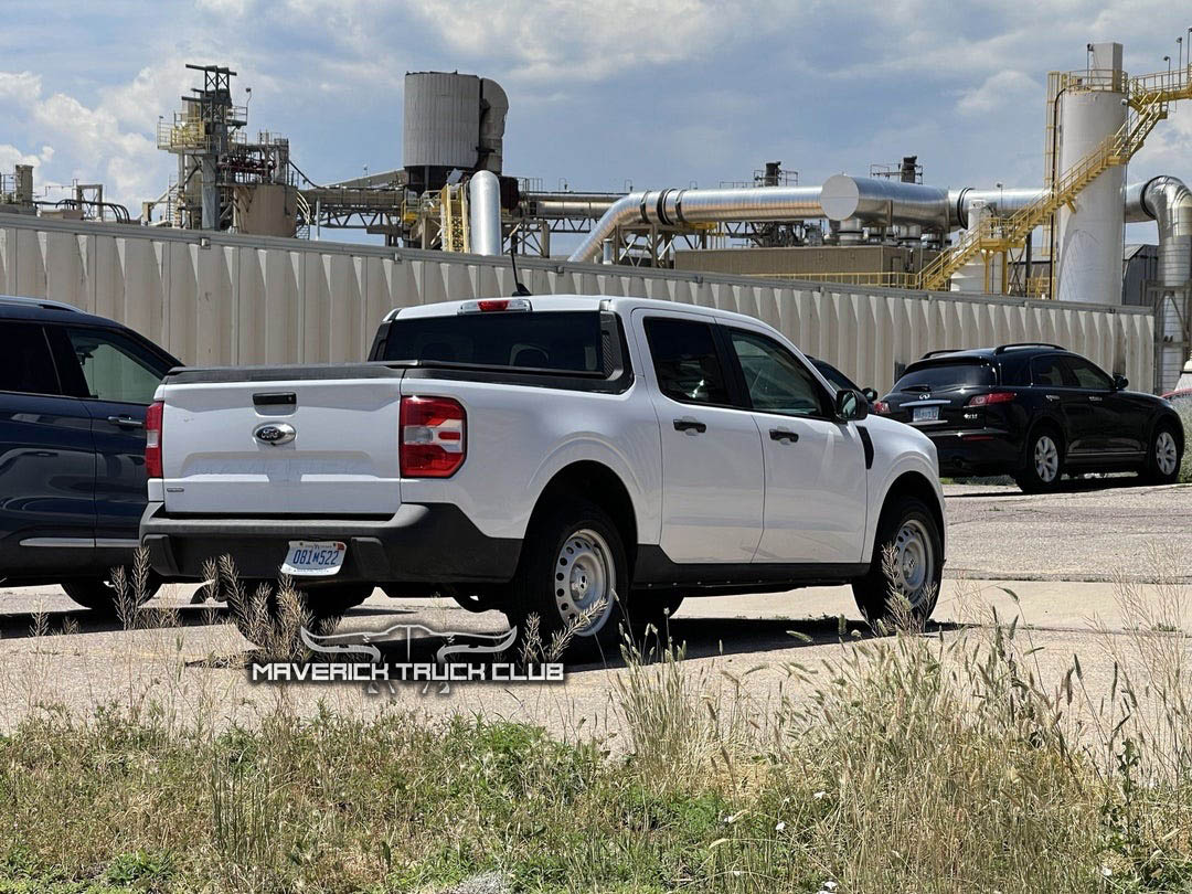 Oxford White Maverick first look | MaverickTruckClub - 2022+ Ford ...
