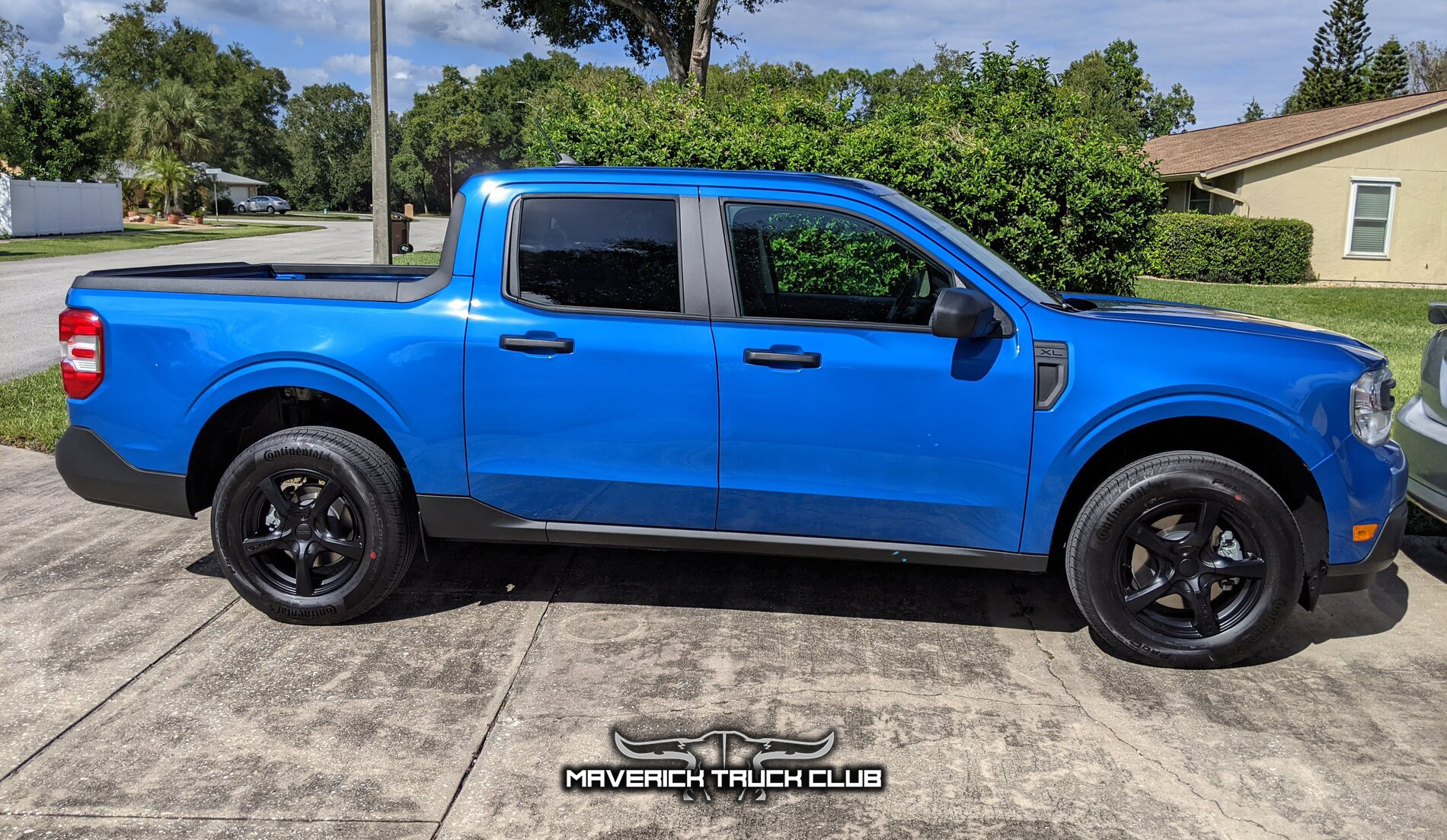Installed 17" Touren TR9 black wheels on my Maverick ...