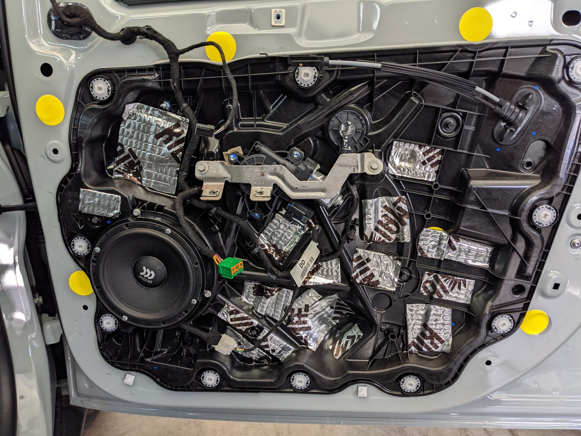 Upgrading the XLT base audio system / door panel removal - finished ...