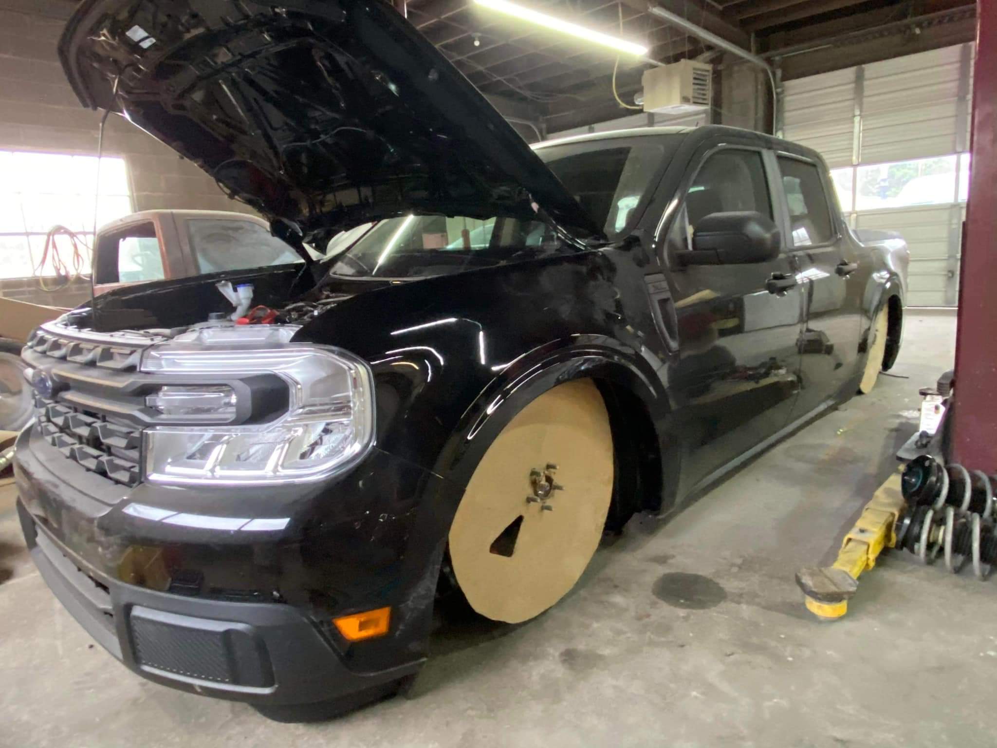 Another bagged / lowered 2022 Maverick pickup build being built ...