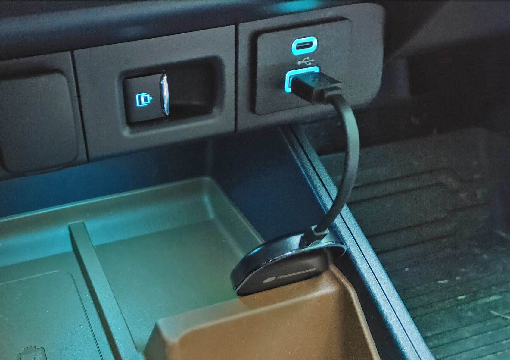 Get Wireless Android Auto w/ Motorola MA1 USB Dongle -- reviews ...