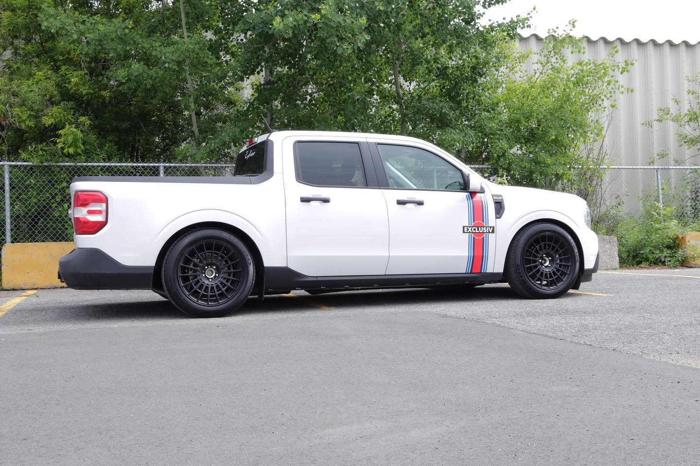 Martini Livery Inspired Maverick Lowered on Scale Suspension Coilovers ...