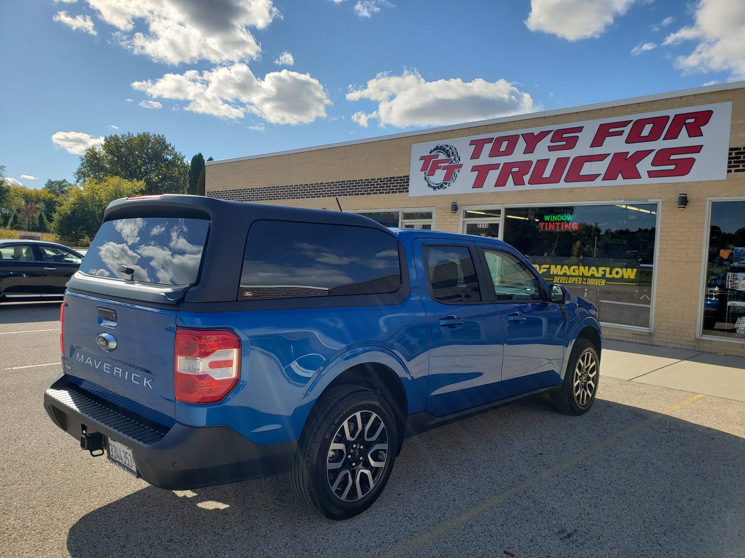Leer Topper and DIY platform installed | MaverickTruckClub - 2022+ Ford ...