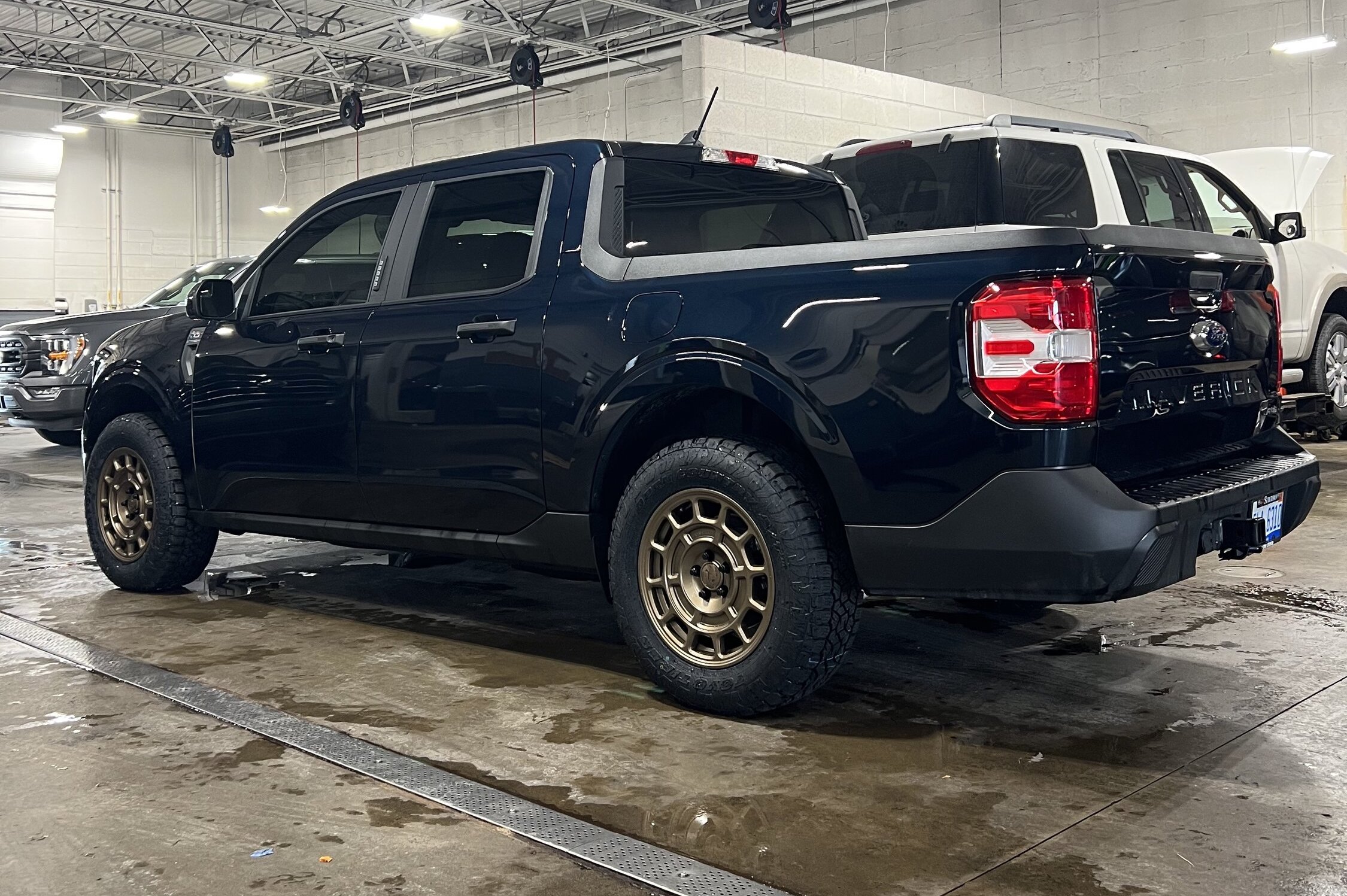 Aftermarket Wheel & Tire Upgrade For Alto Blue Maverick: Fifteen52 ...