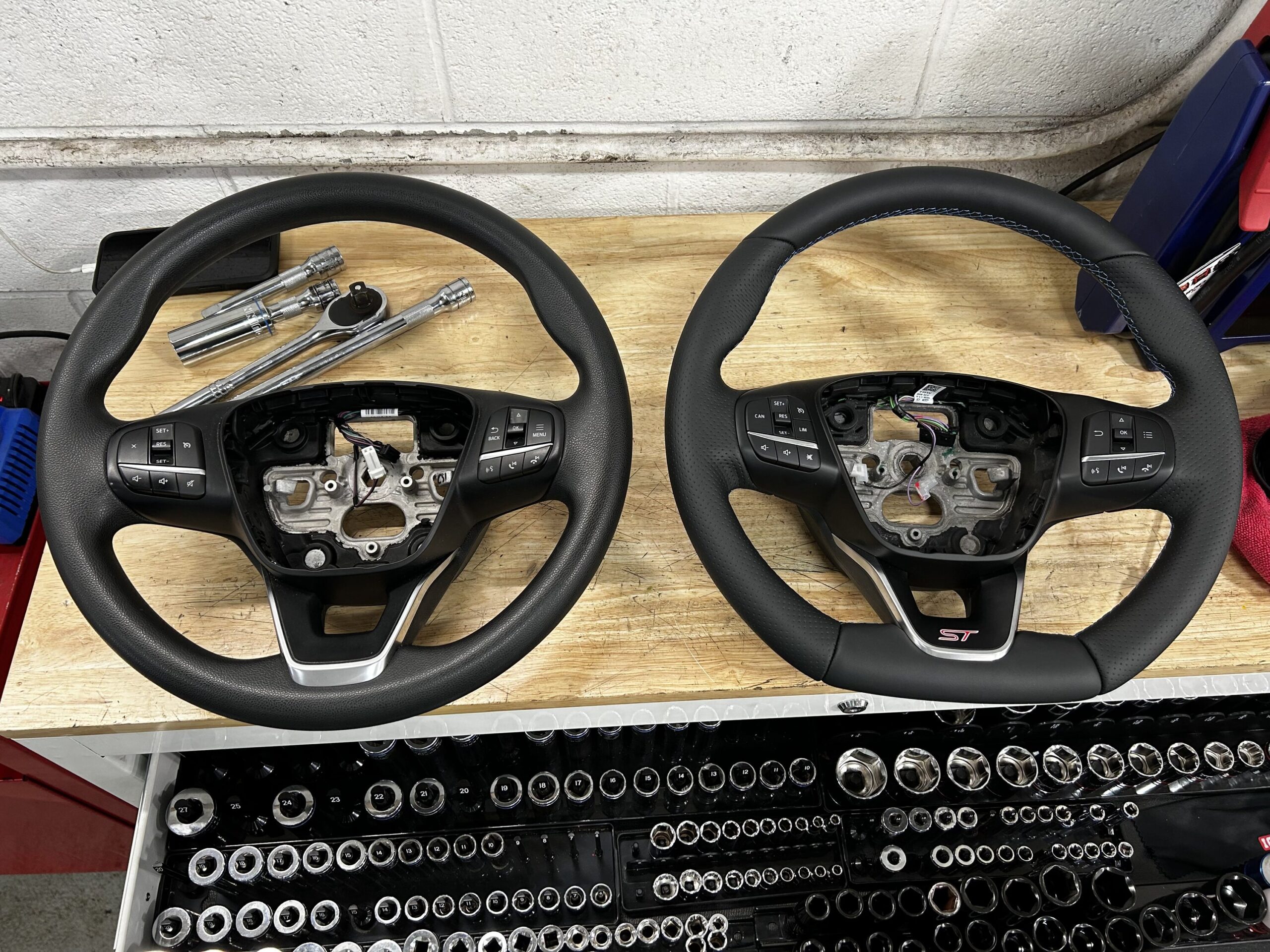 DIY installation instructions for Mk8 Fiesta ST steering wheel in ...