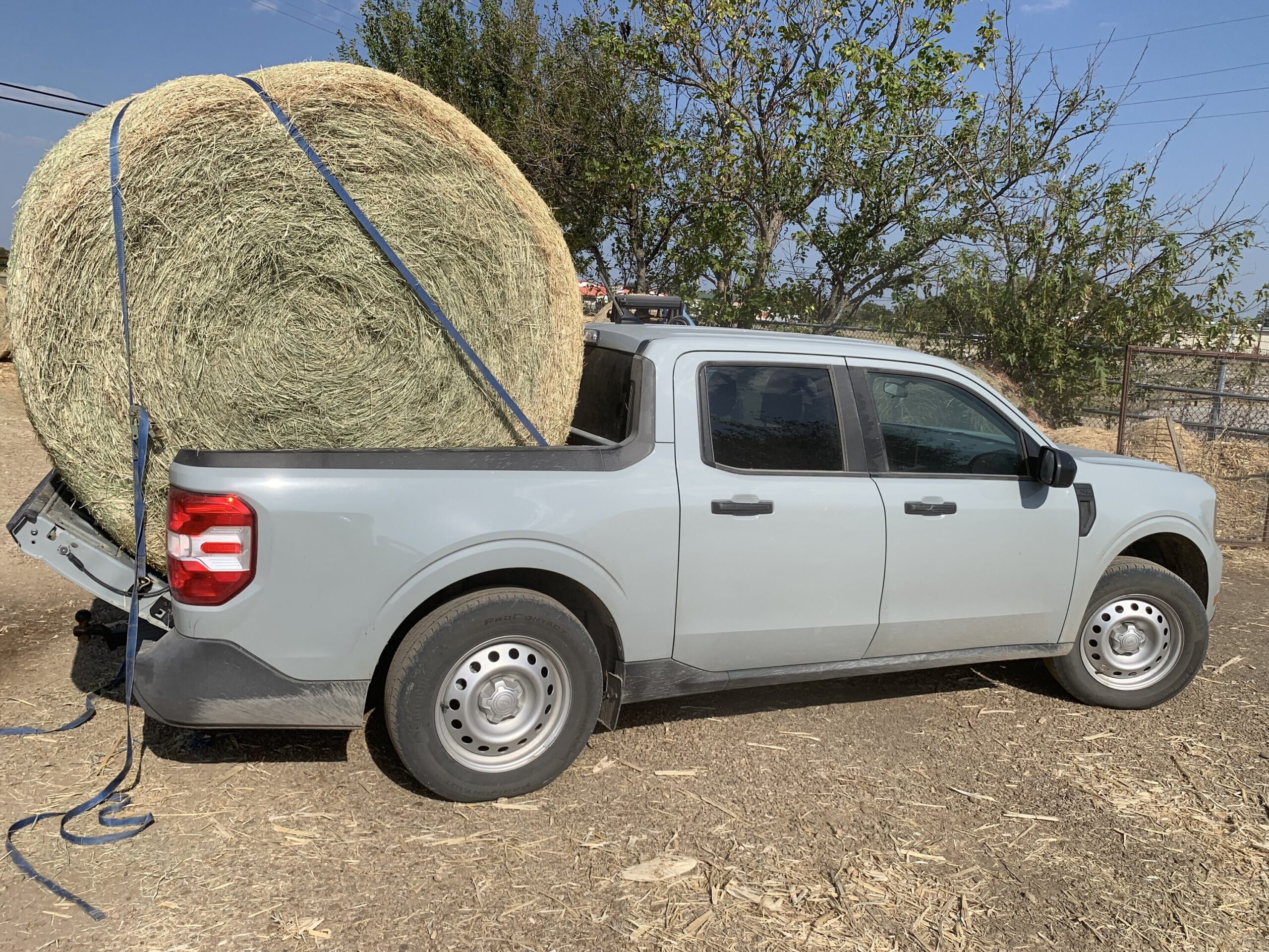 Maverick hauling round hay bales | MaverickTruckClub - 2022+ Ford ...
