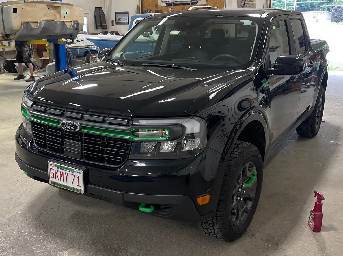 John Deere Green 2024 Tremor Maverick with MRT side exhaust ...