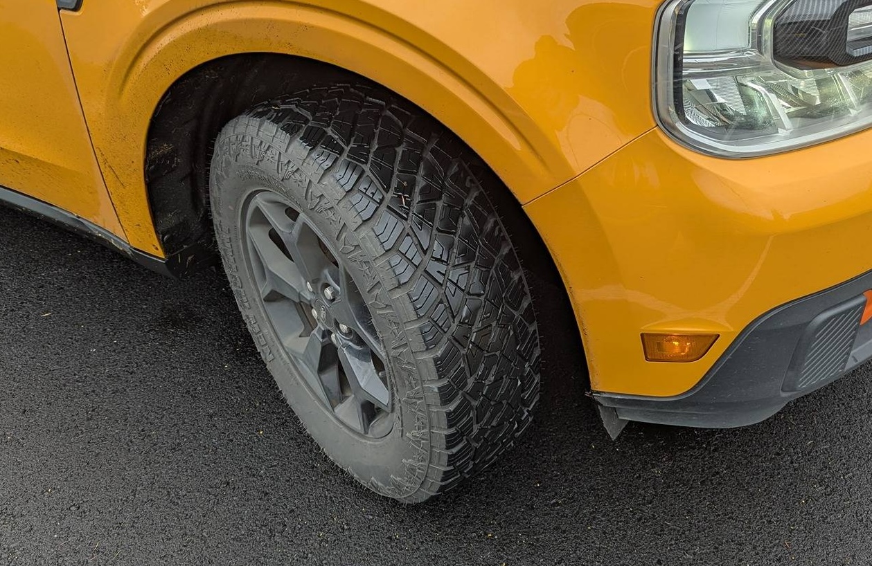 Mabett Roof Lights and Predator Mutant X-AT Tires on my Naranjita ...